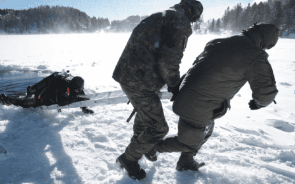 Hunting squad soldiers dive into the depths