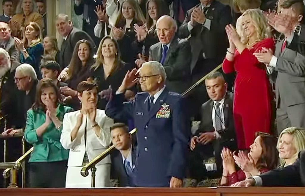 US President Trump honors 100-year-old US pilot