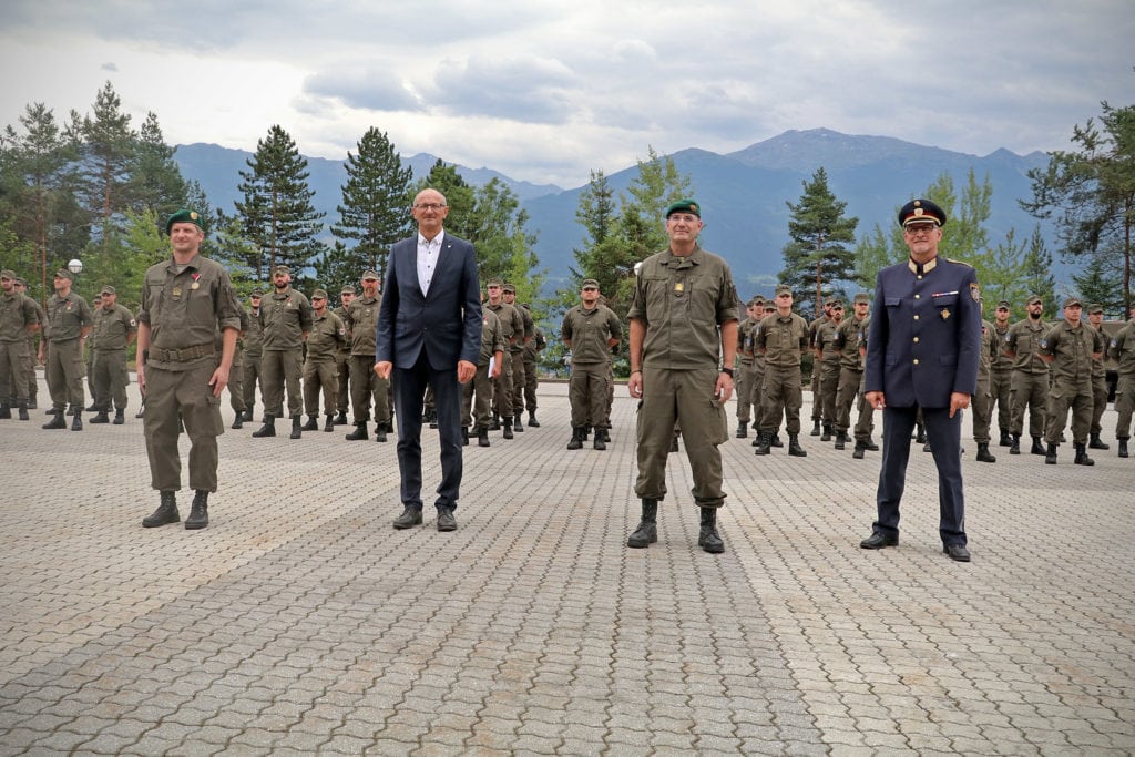 Tyrol: Militia soldiers bid farewell to their deployment