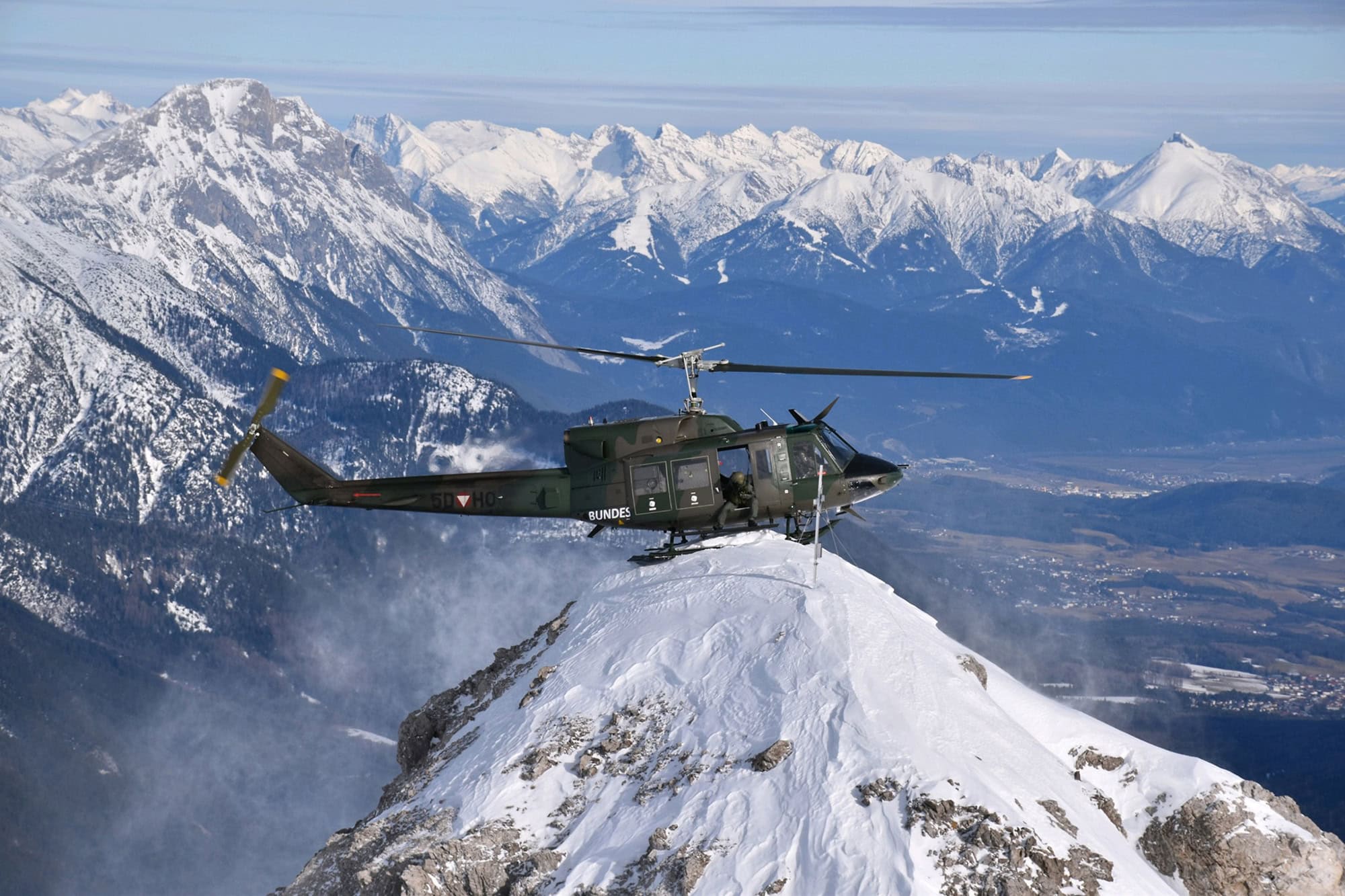 High mountain landing courses: Flying in the extreme