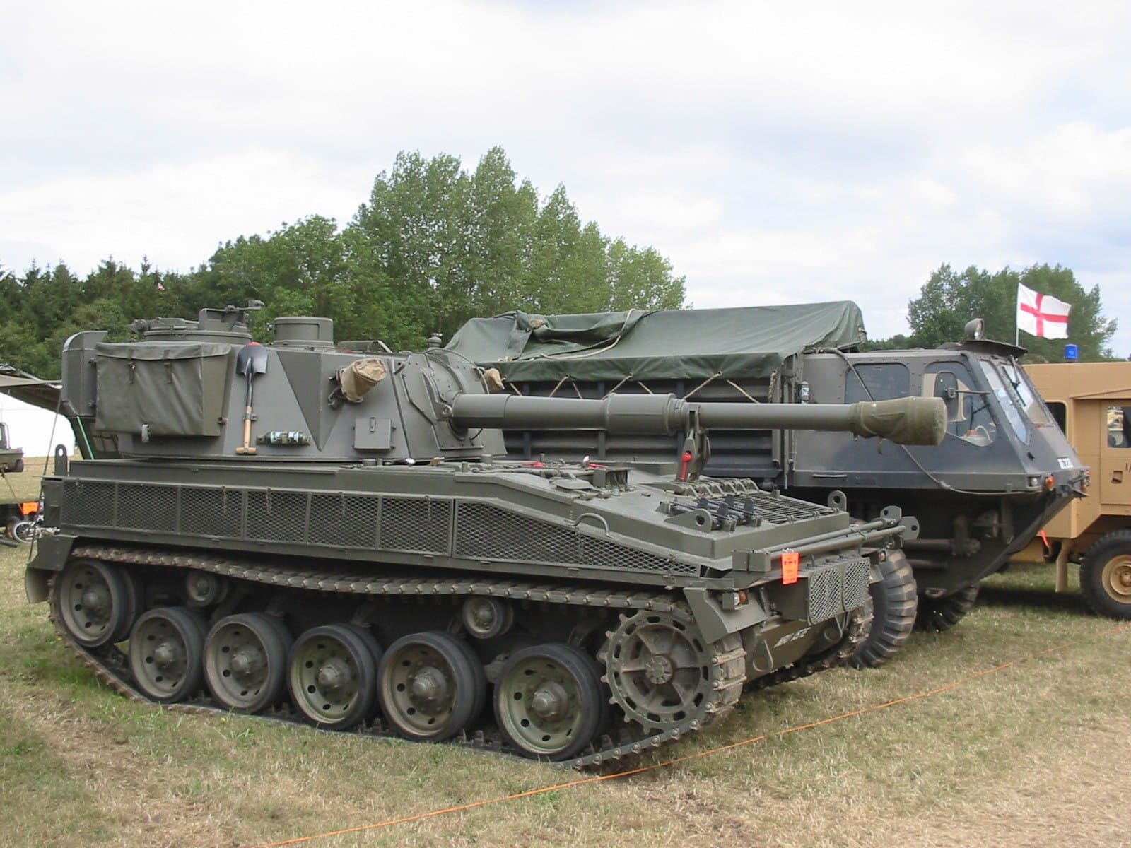 The legendary British FV 433 Abbot self-propelled howitzer