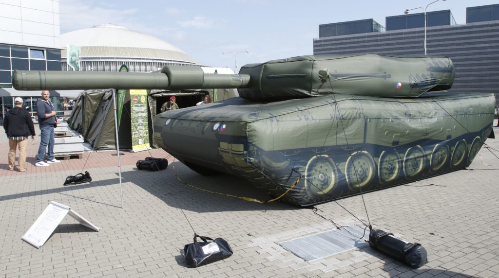 With inflatable tanks against Russia