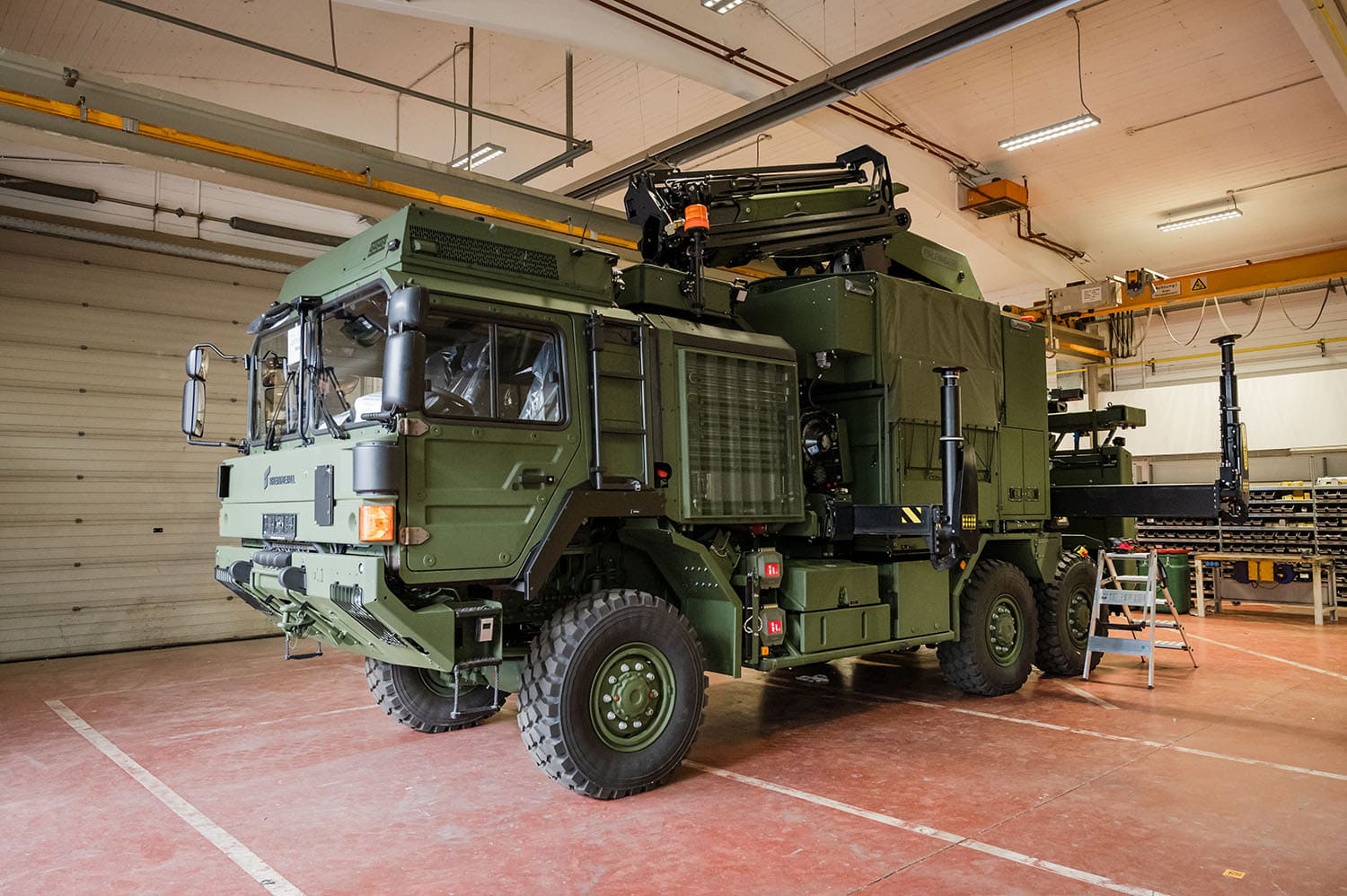 Empl: Built onto the truck chassis