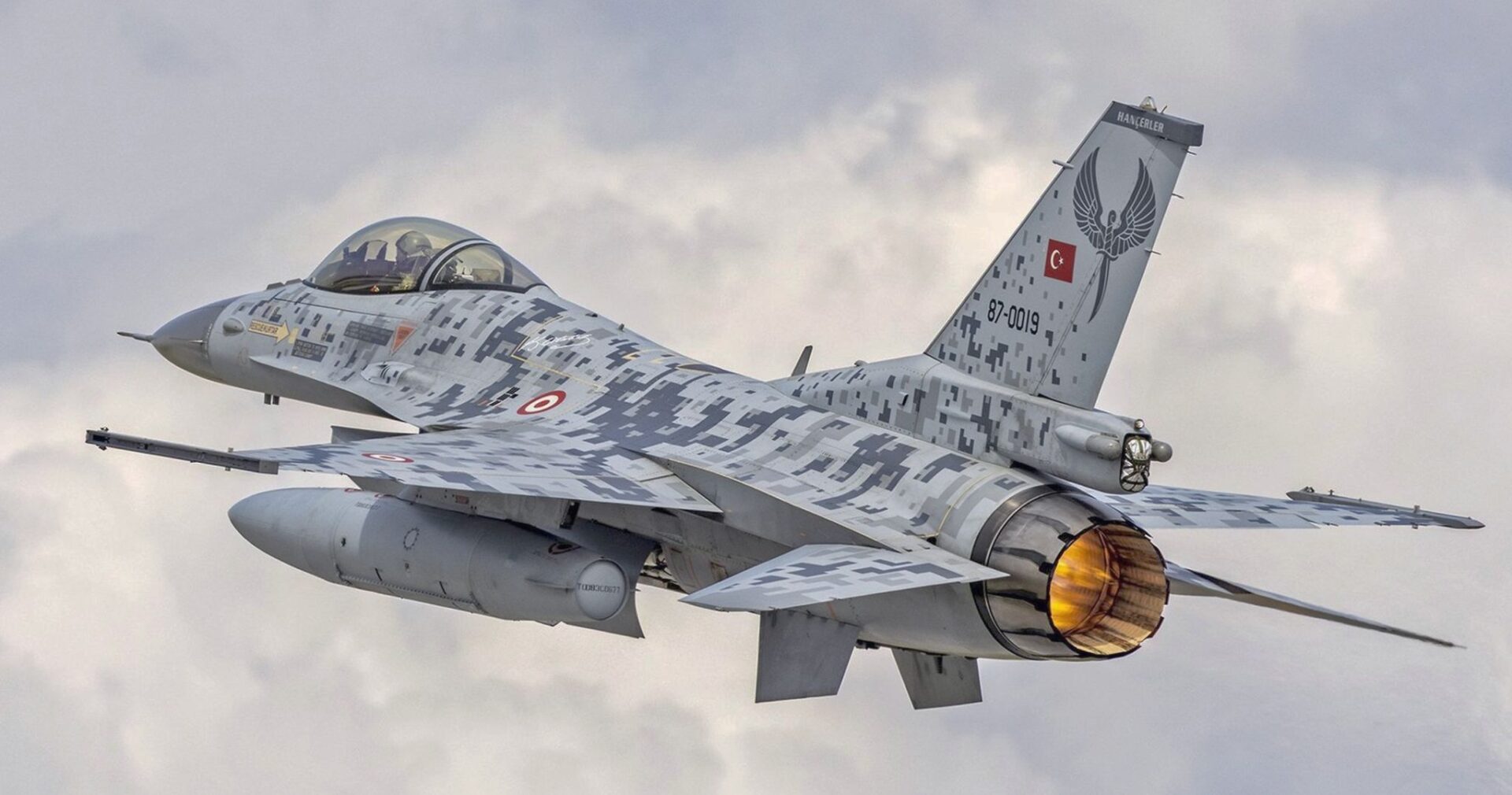 Lockheed: 50 years of the F-16 and no end in sight