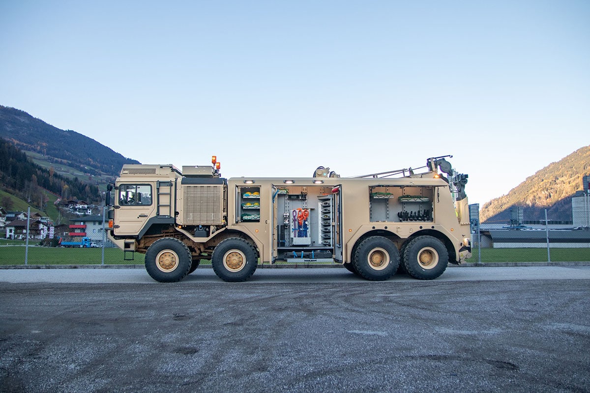 Empl delivers new vehicles