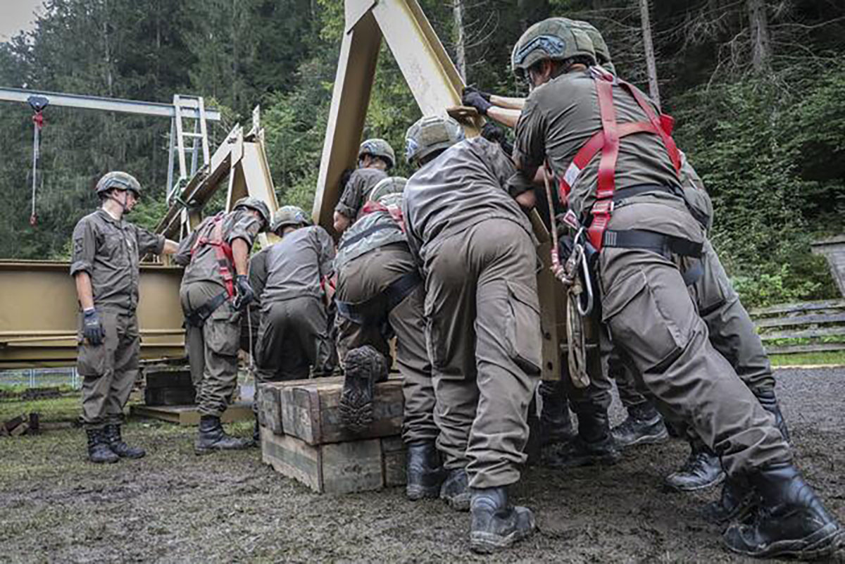 Assistance mission: Armed forces help after storms