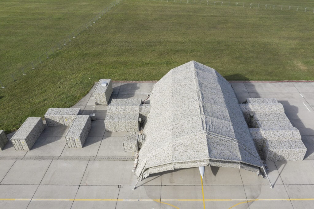 Mobile Hangar-Lösungen von Saab und Fabspace