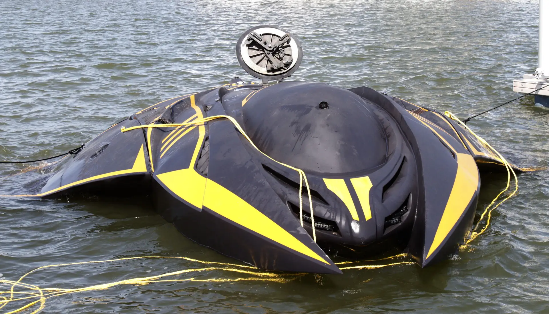 Kronos: a drone submarine from the future