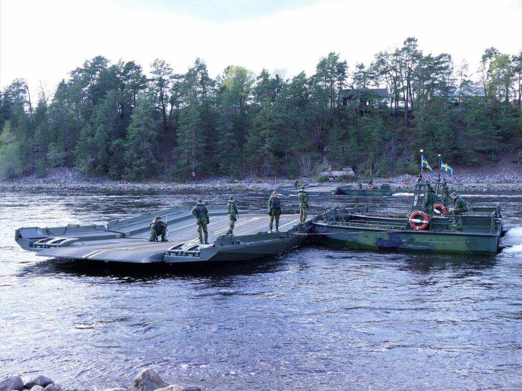 GDELS-Bridge Systems: Sweden buys pontoon bridges
