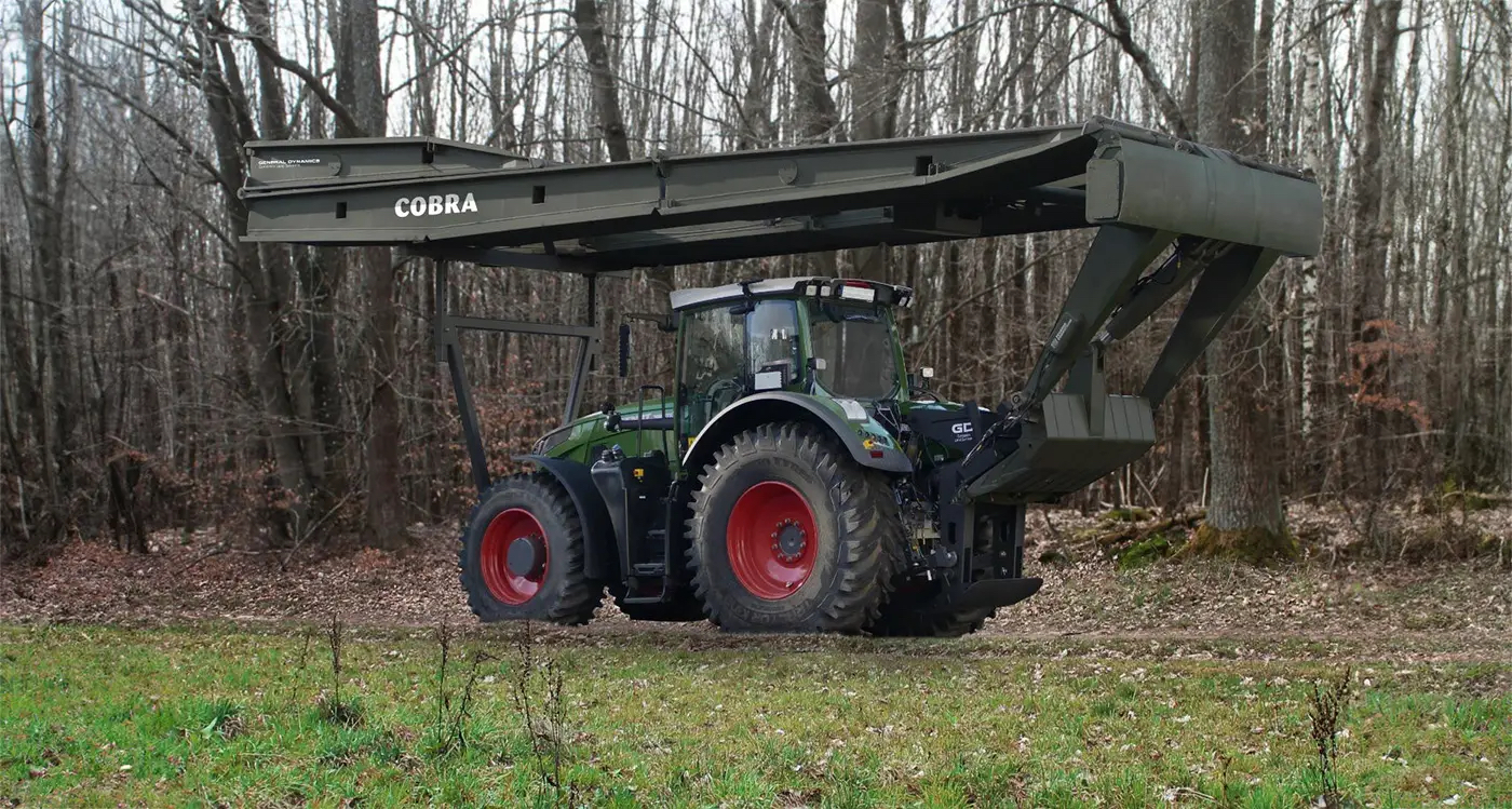 GDELS shows Fendt tractor with Cobra bridge laying system