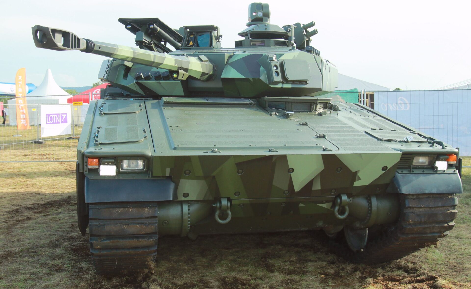 Czech Republic: BAE Systems hands over first CV90 infantry fighting vehicle