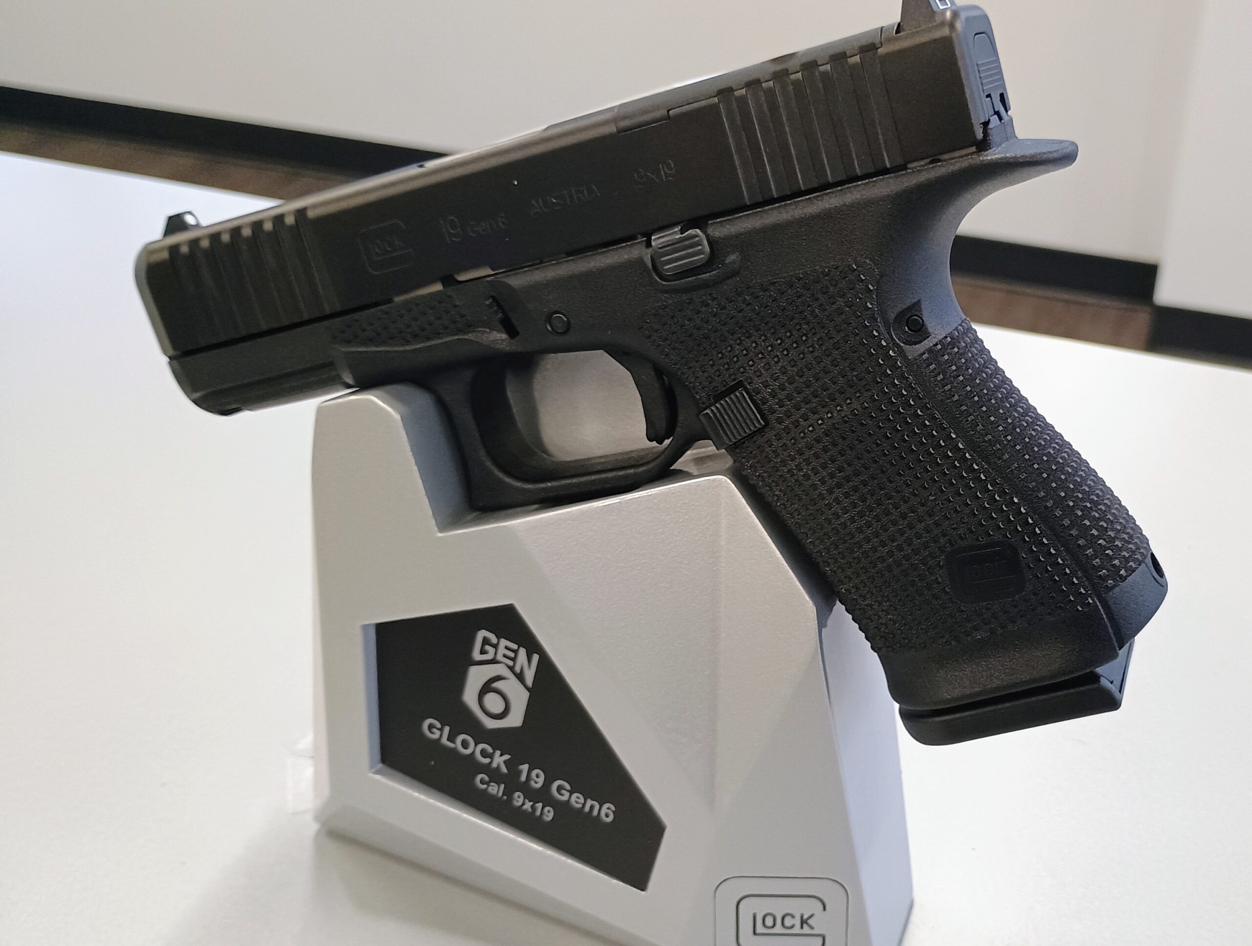 First impressions of the new Glock Gen6 in the video