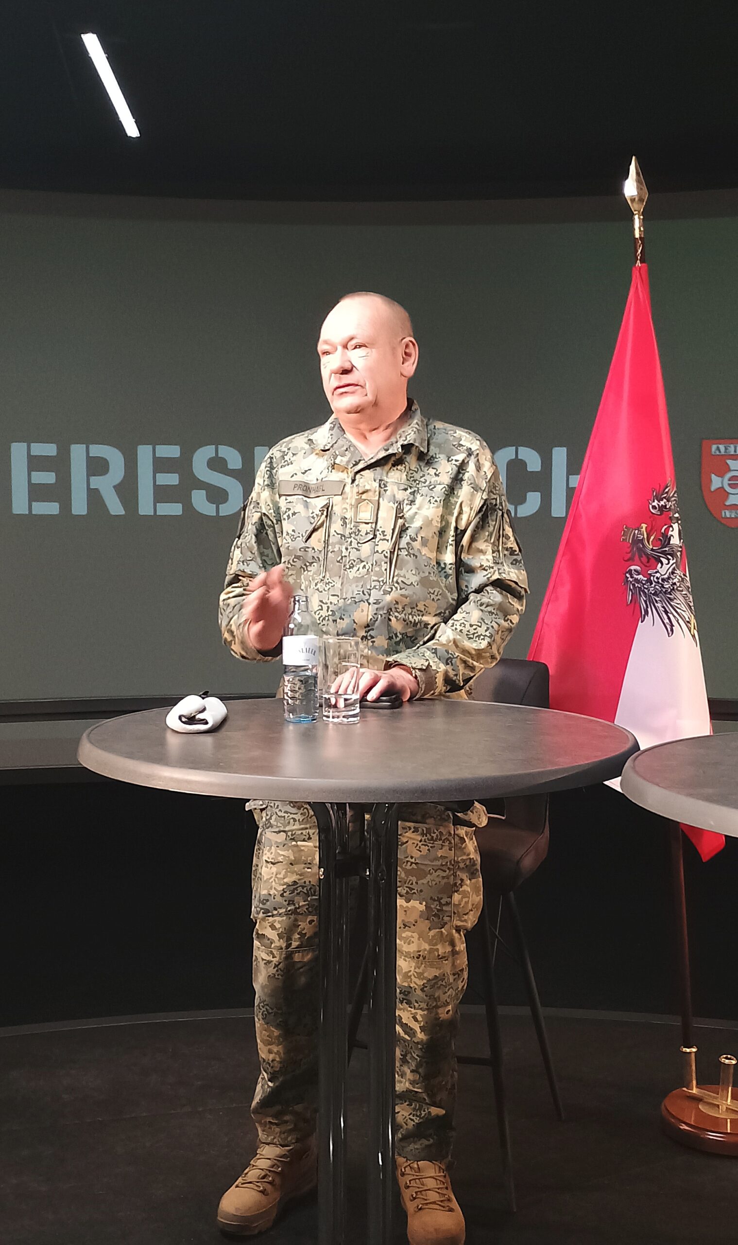 Gespräch: Generalmajor Pronhagl und Brigadier Ségur-Cabanac